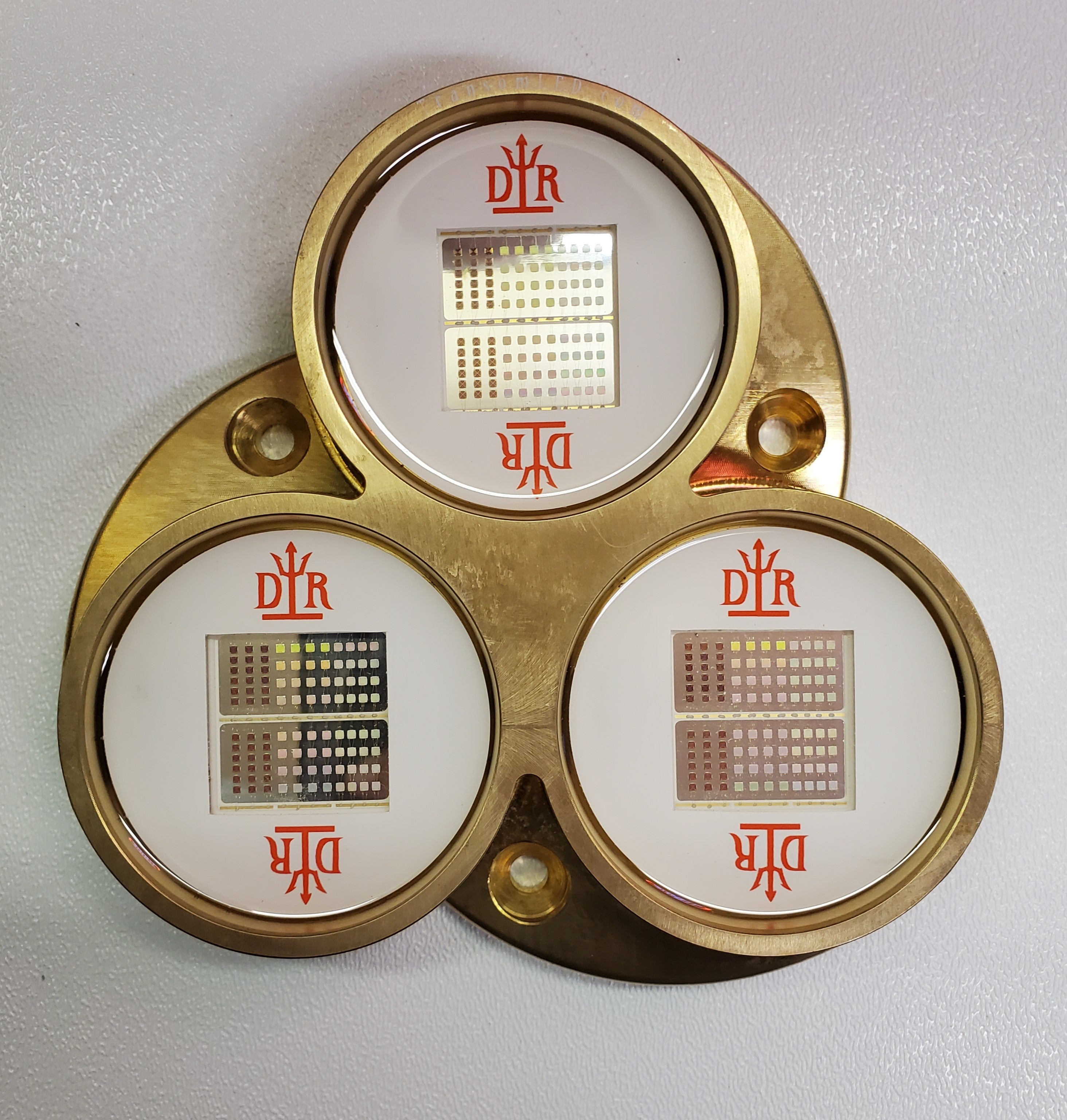 TRINITY OSS TRANSOM MOUNT 24000 lumens – BoatPlugLight.com