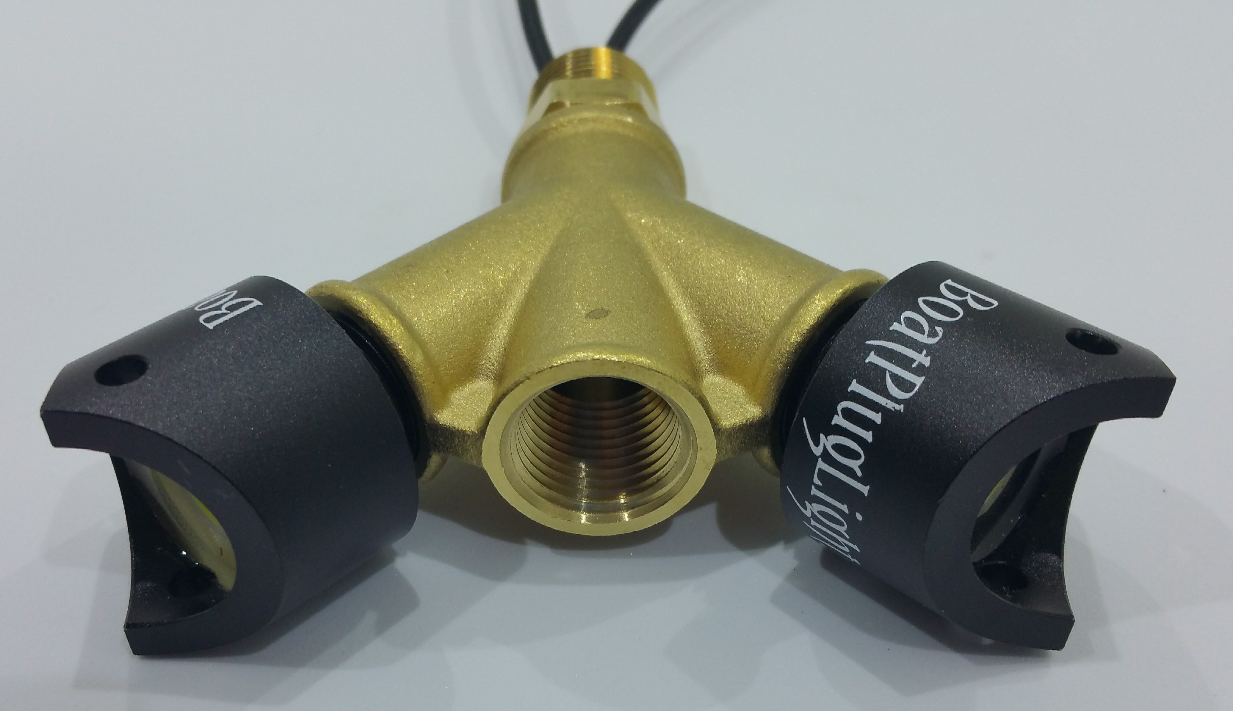 THE Y-KNOT CENTER DRAIN – BoatPlugLight.com